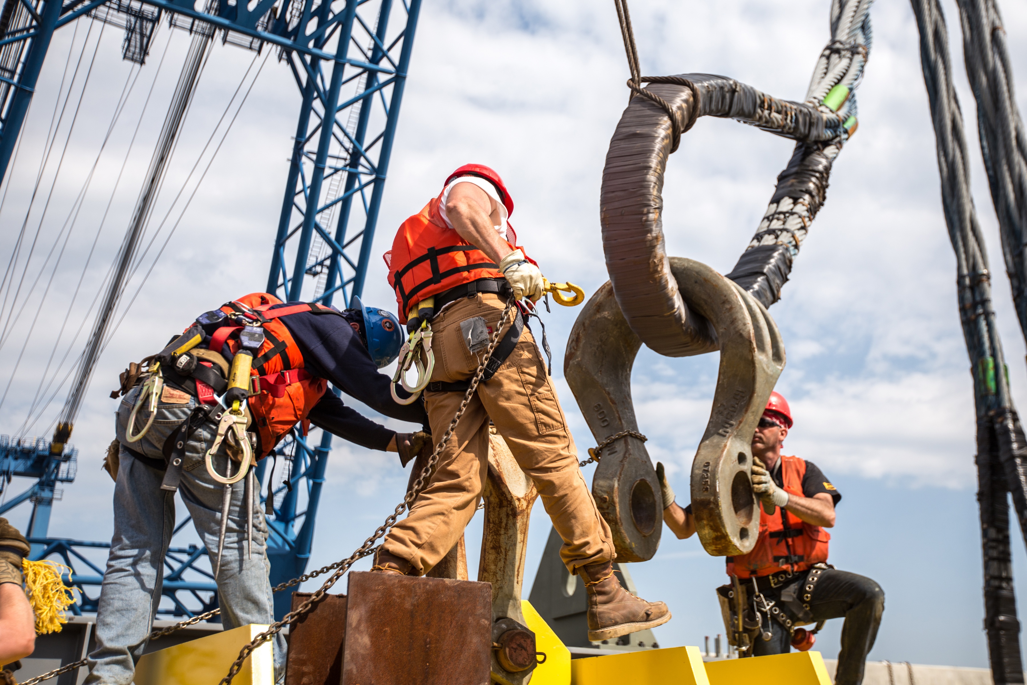 NYC Bridge Constructors Use Crosby Rigging Equipment